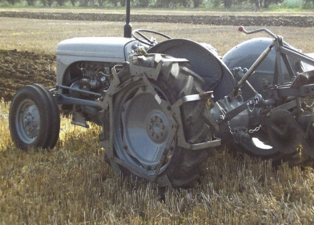 The Ferguson 20 - Farmers Guide