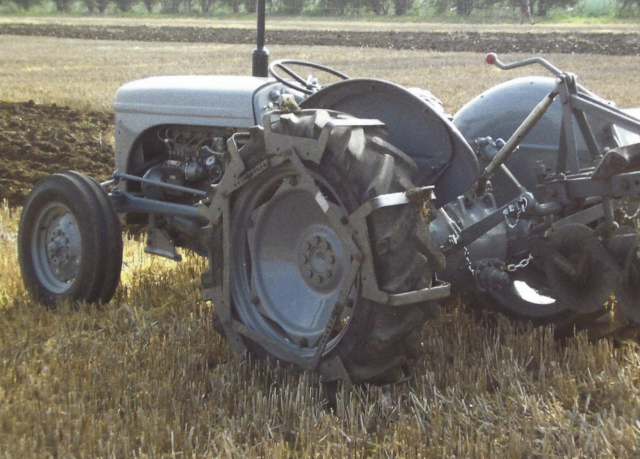 The Ferguson 20 - Farmers Guide