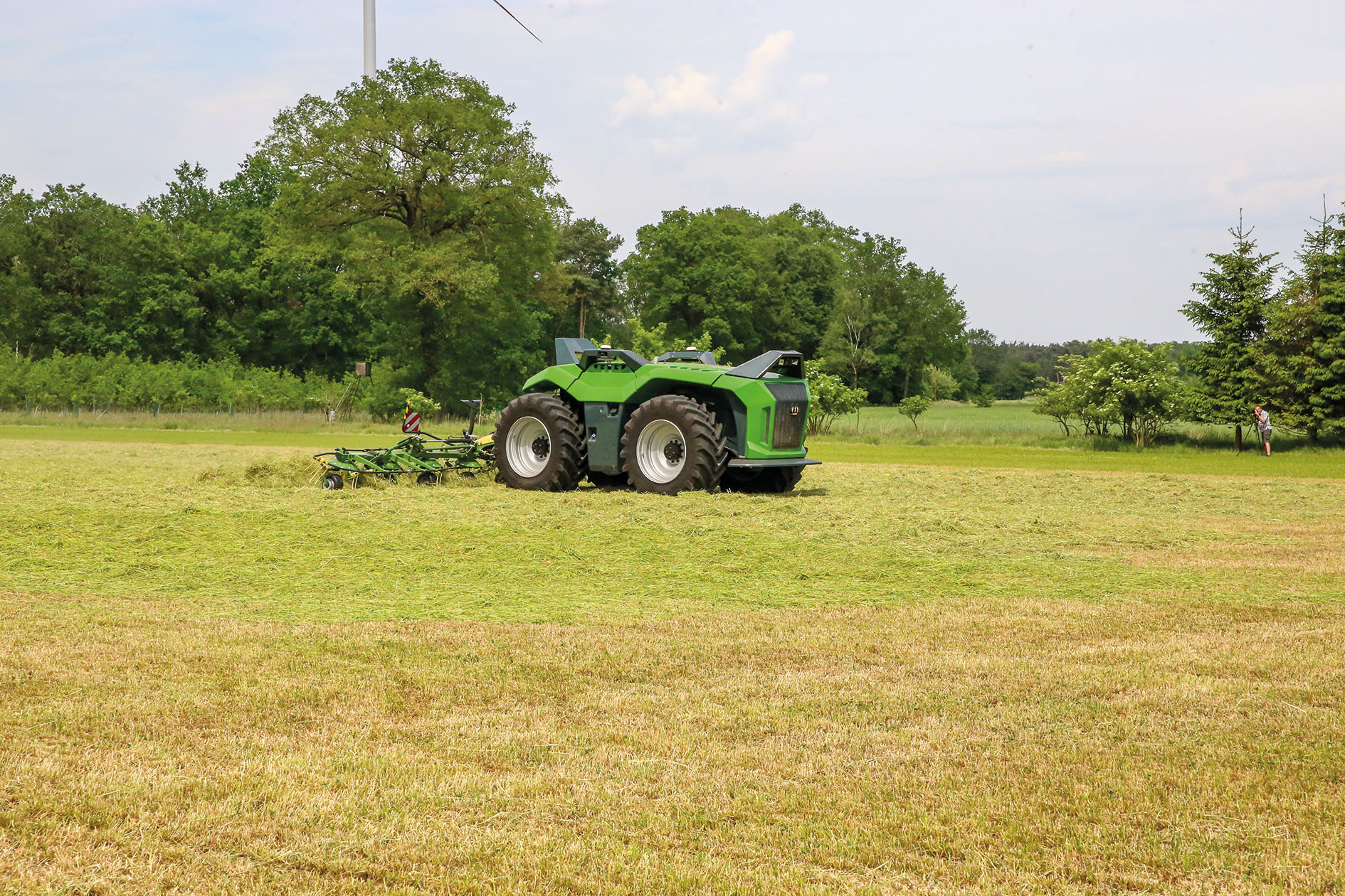 Driverless tractor concept progresses to next stage - Farmers Guide