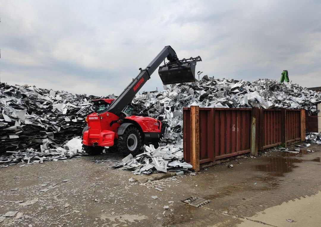 A focus on Manitou's MLT 850-145 V+ Telehandler - Farmers Guide