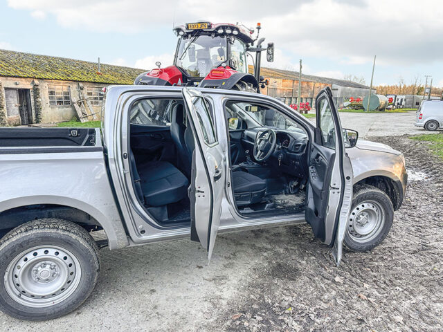 Capable and comfortable base-spec pick-up - Farmers Guide